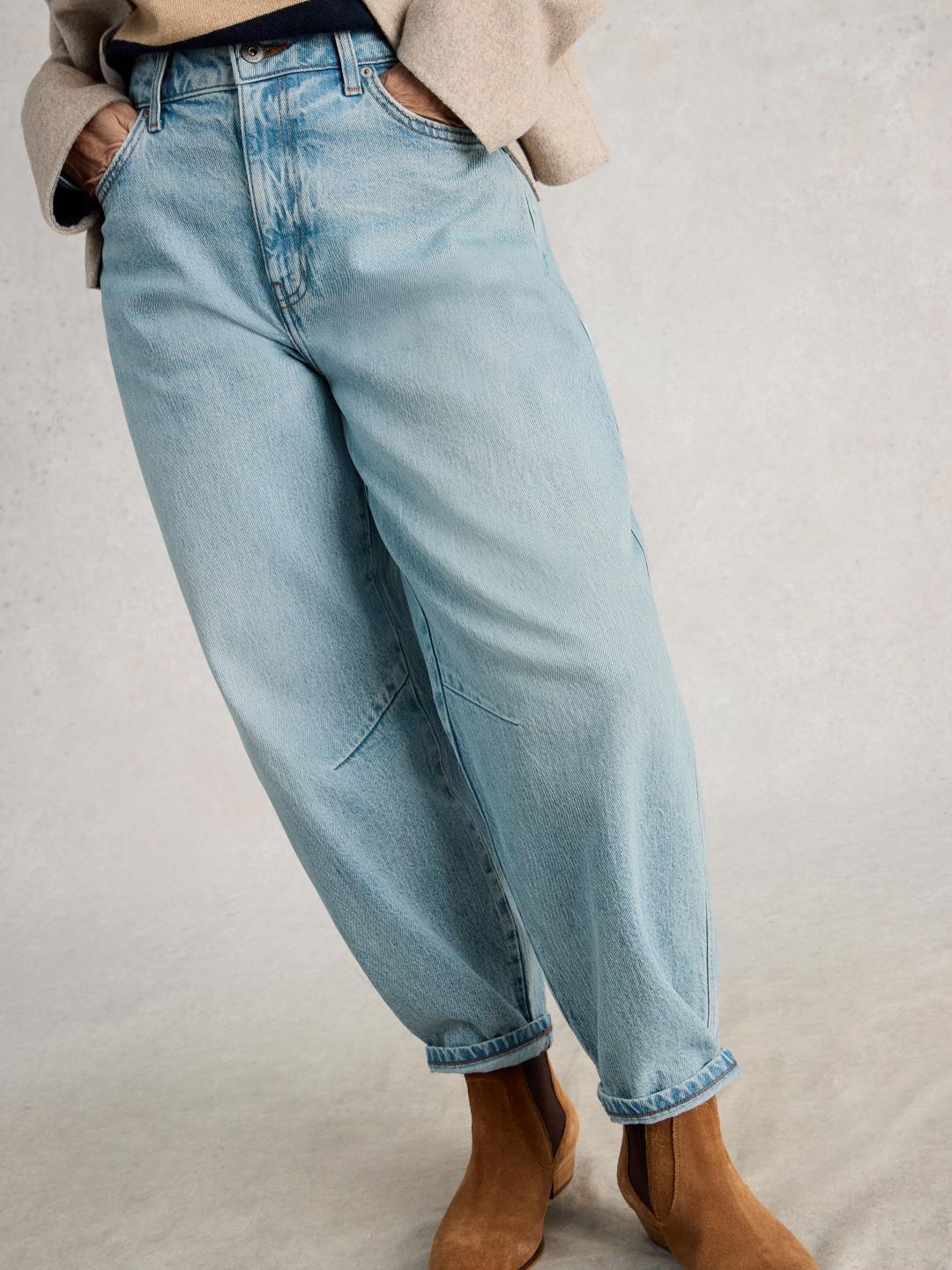 White Stuff AUBREY BARREL LEG JEAN LGT DENIM - Tokoloco